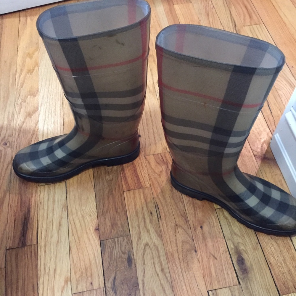Authentic Burberry Rain Boots - Gem